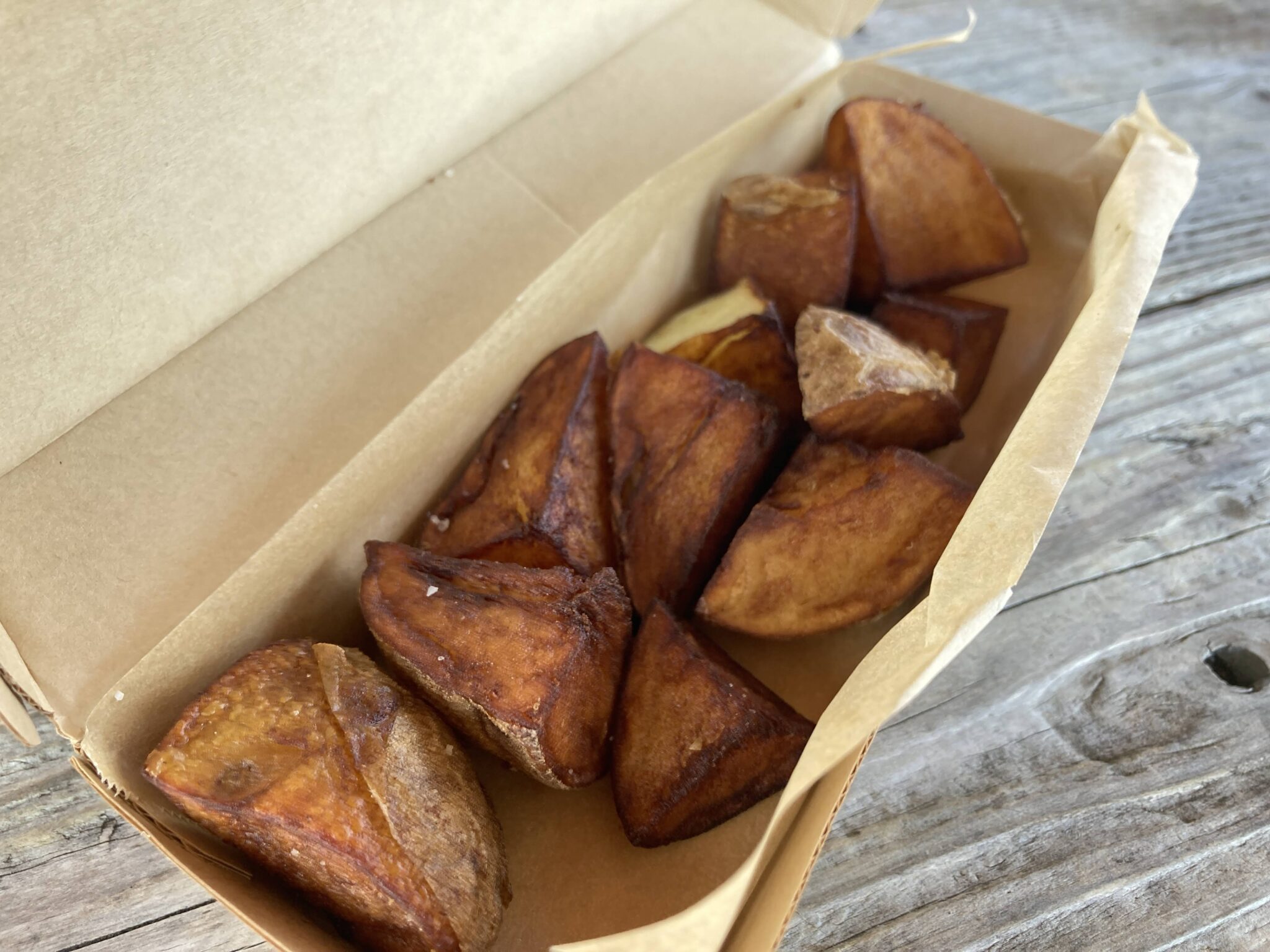 揚げピッツァとコーヒー bar dieci10 | 霧島神宮駅前で人気の揚げピザ屋さん - かごうぇぶ